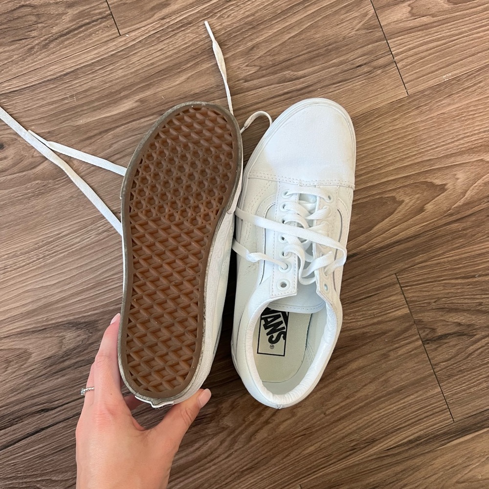 All White Vans Ward Lo Platform Sneaker Size 8 - Gem